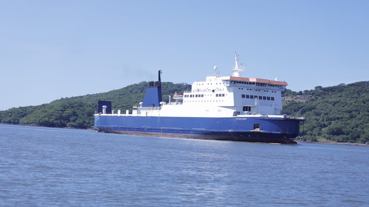 Atraca por primera vez en el Puerto de La Unión el Ferri Blue Wave ...