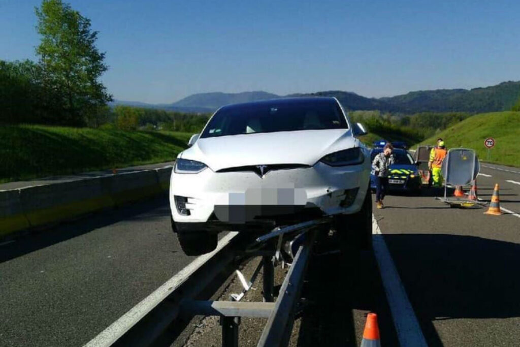 Tesla ganó el primer juicio por accidente fatal presuntamente causado ...