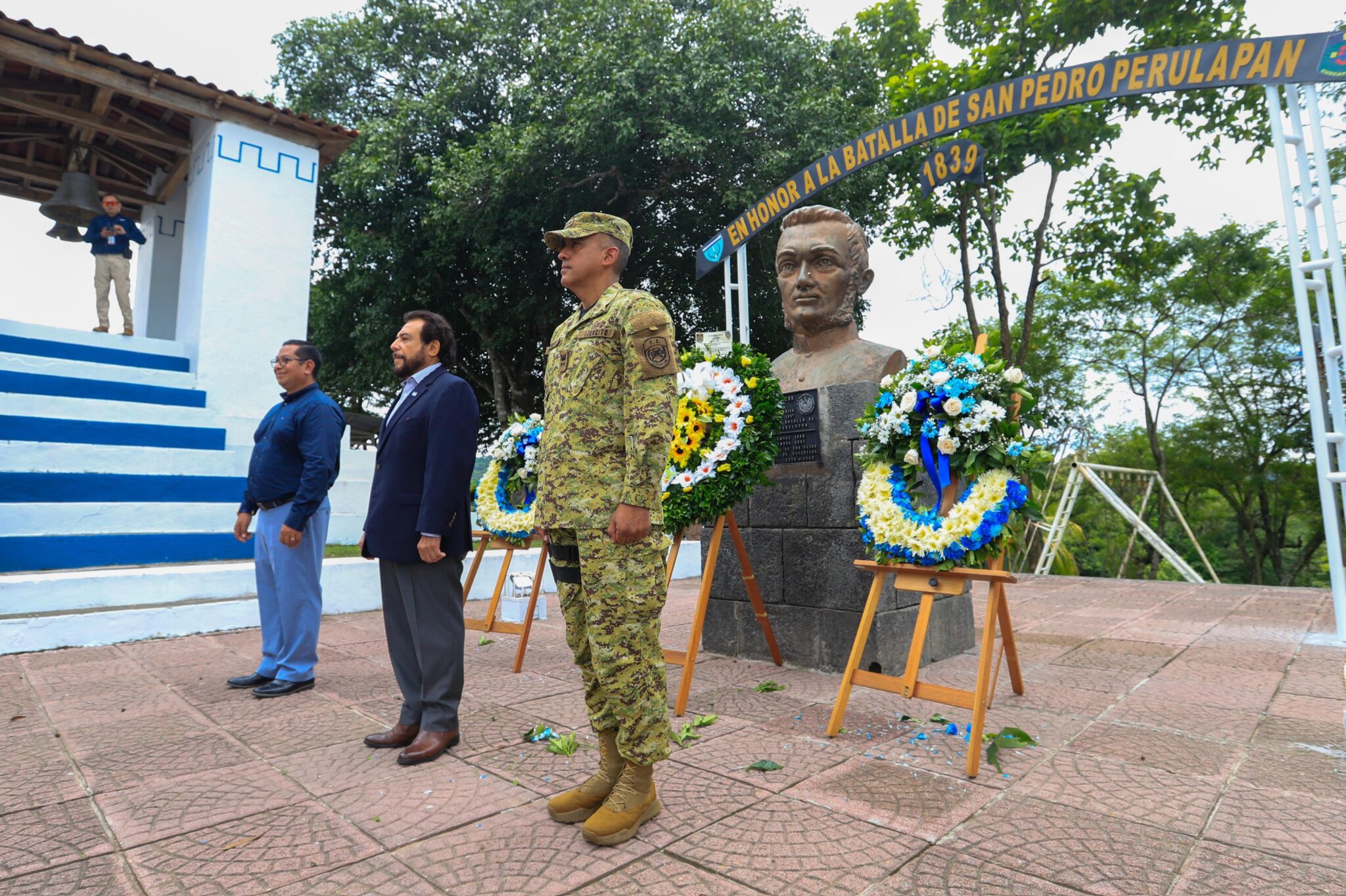 Vpdte. Félix Ulloa participó en la conmemoración de los 185 años de la ...