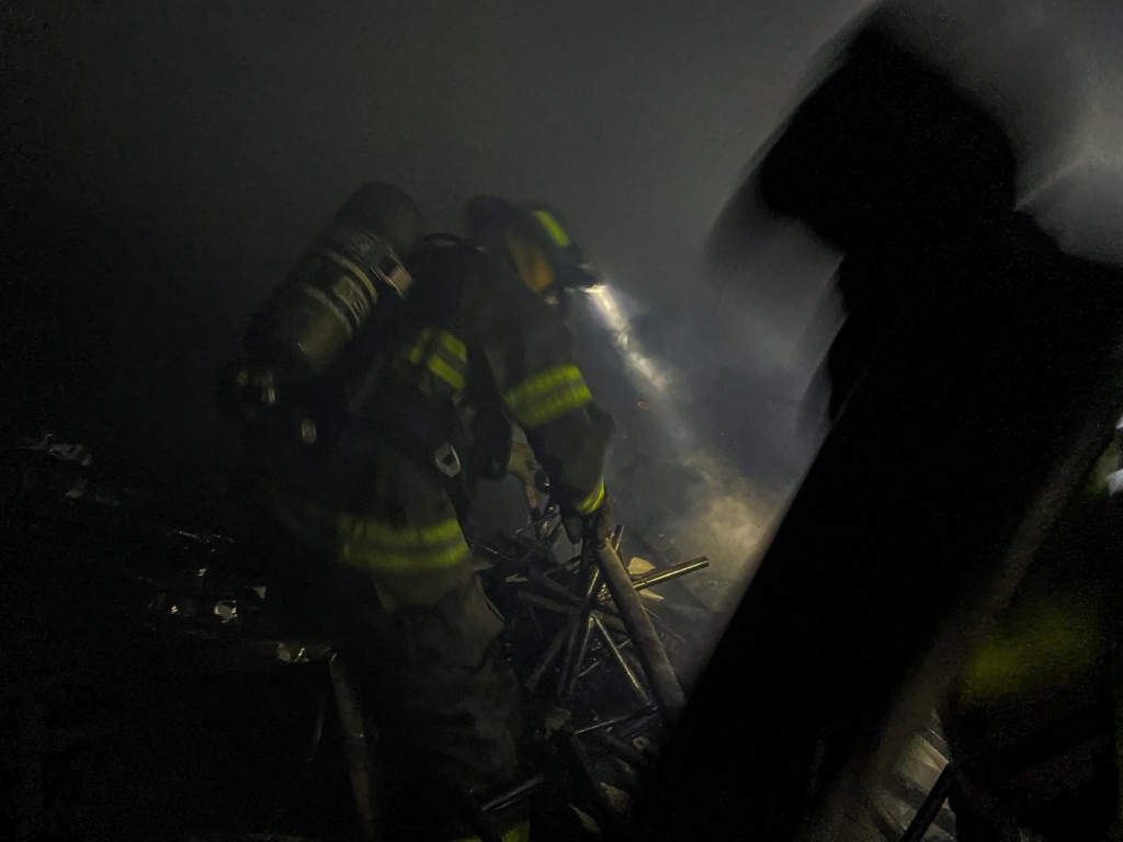 Incendio en local donde se almacenaban cilindros de gas propano y ...