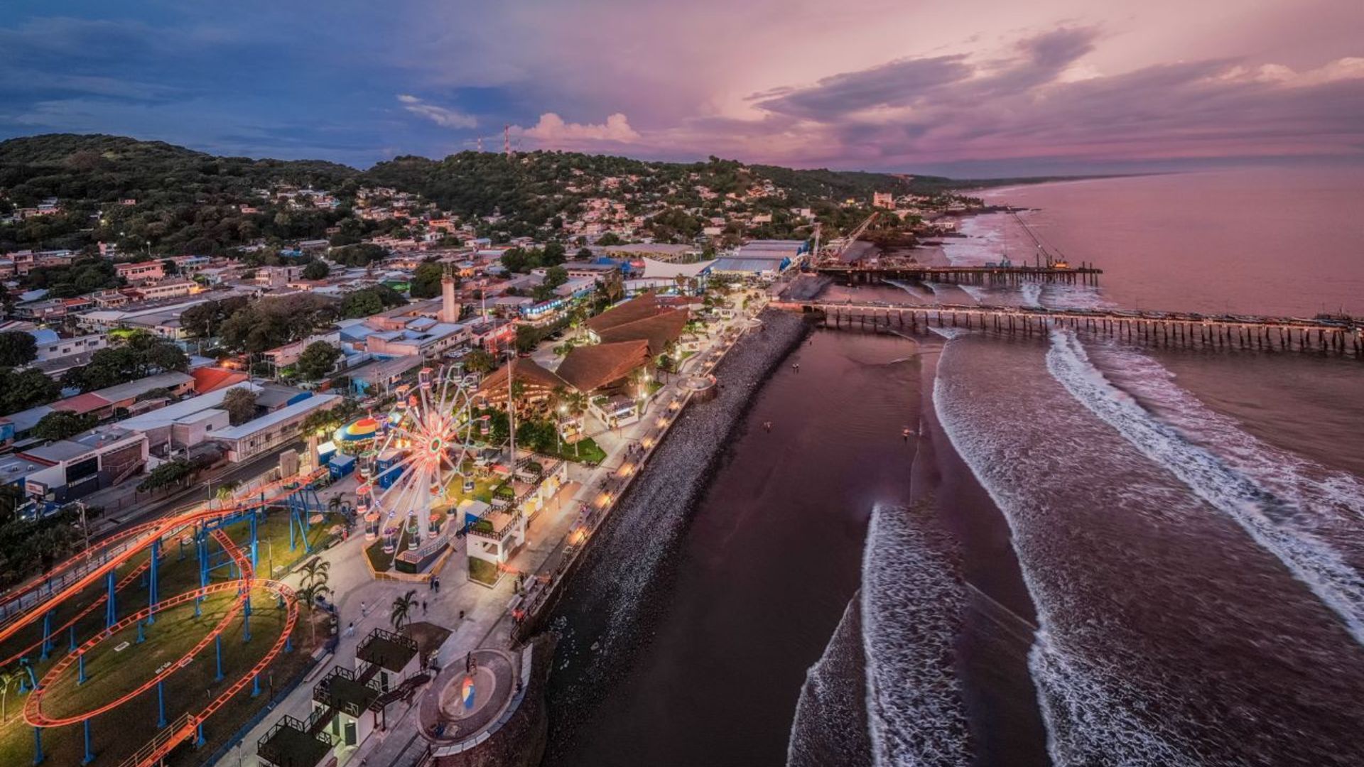 Ministra de Turismo asegura que Surf City "es el ancla" para la ...