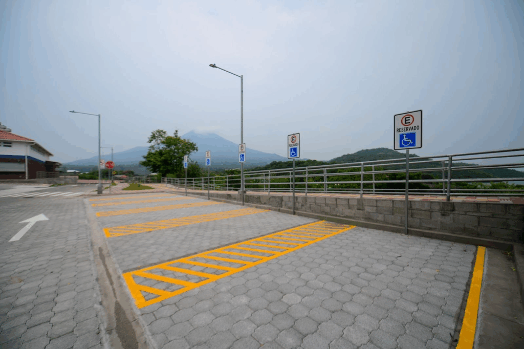 Gobierno entrega muelle en la playa Punta Chiquirín, La Unión Sur ...