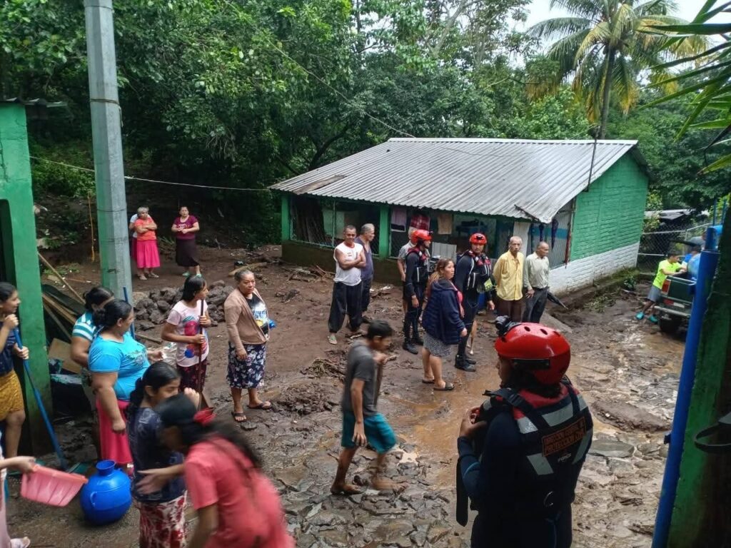 Autoridades atienden emergencias por lluvias en Chinameca, San Miguel ...