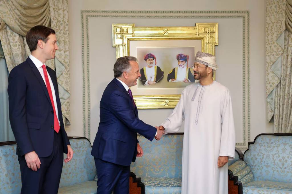 EE.UU. e Irán reanudan diálogo diplomático en Omán | TN8.ni